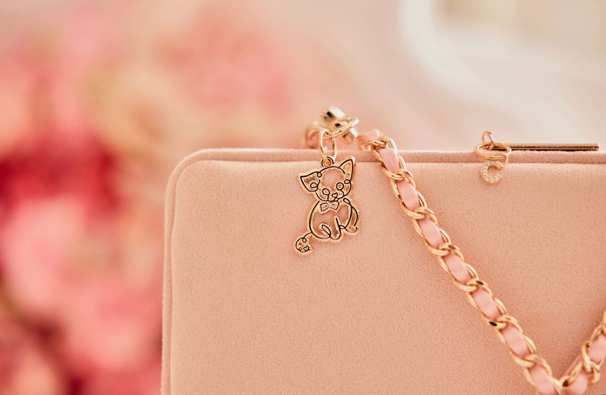 Mon Petit Amour Manolo | Luxury Dog Accessories & 14k Gold Leashes